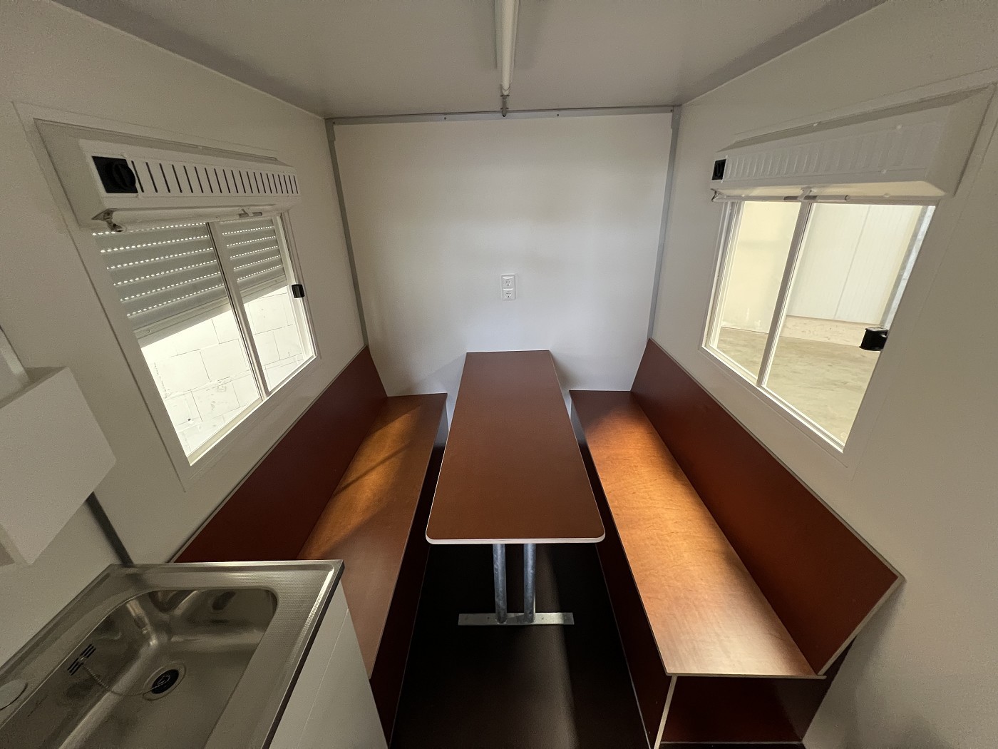 Brouwer Group STBK-400 WC+Urinal Bauwagen - Anhängerzentrum Rosemeier